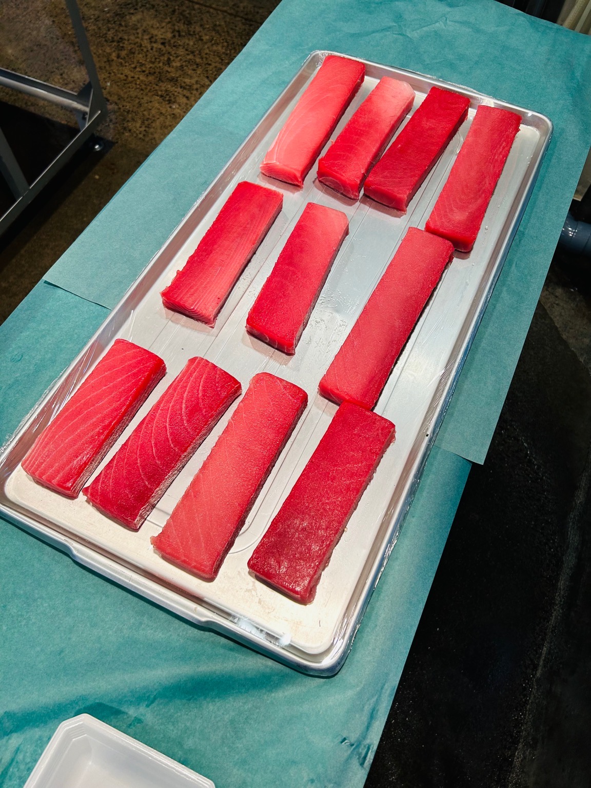 冷凍メバチマグロ（大鉢）柵取り3k箱11入約3kg(延縄) | UUUO(ウーオ)